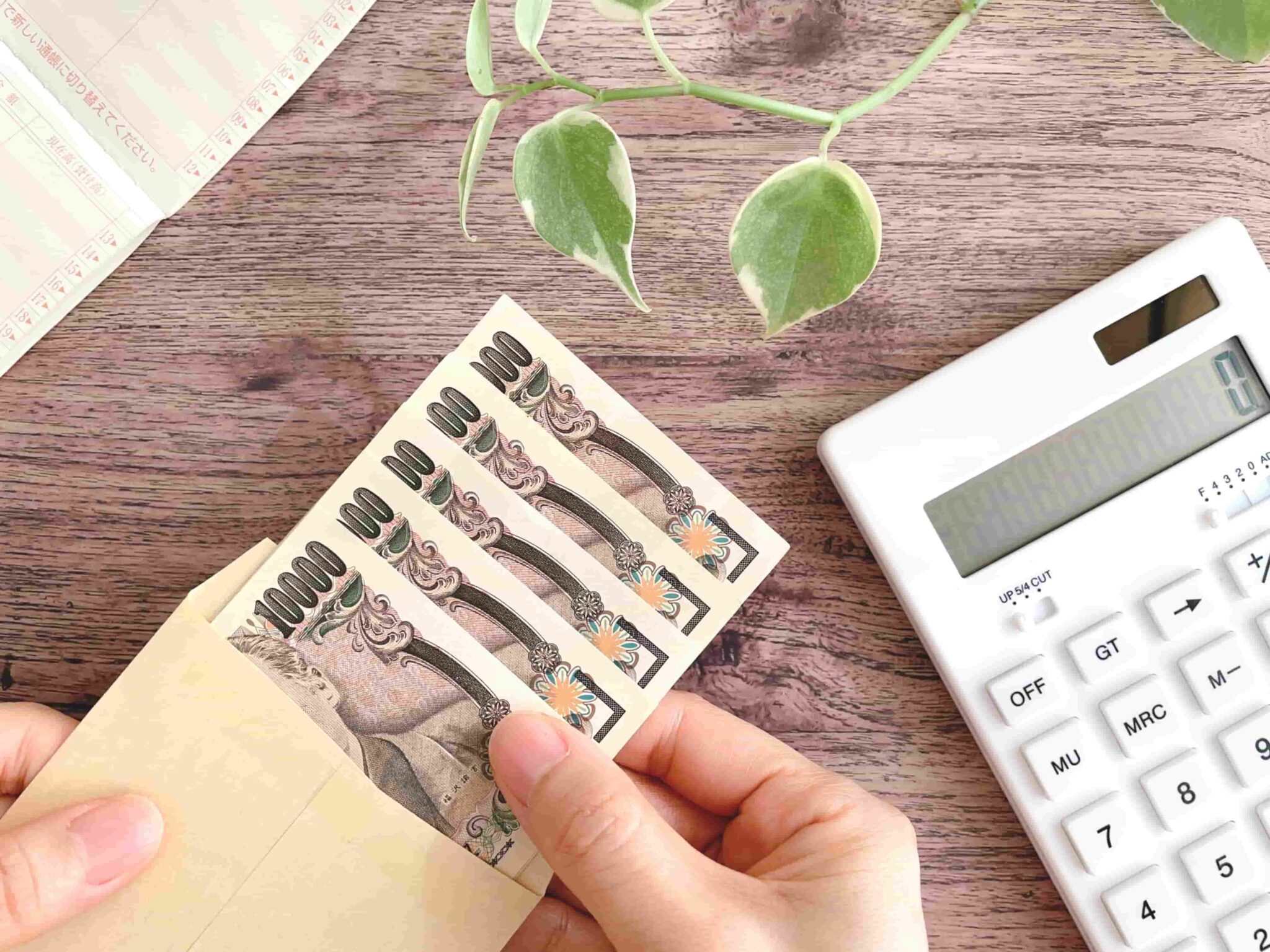 【ハイコスパ】5万円で買えるオフィスチェアおすすめ4選！あわせて10万以内に収まる昇降デスクも紹介 | Mr.chairs